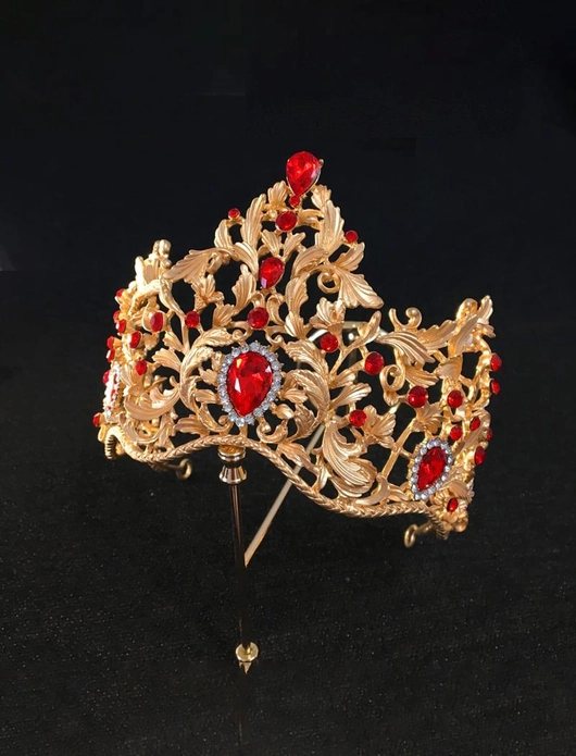 Vương miện nữ vàng hột đỏ