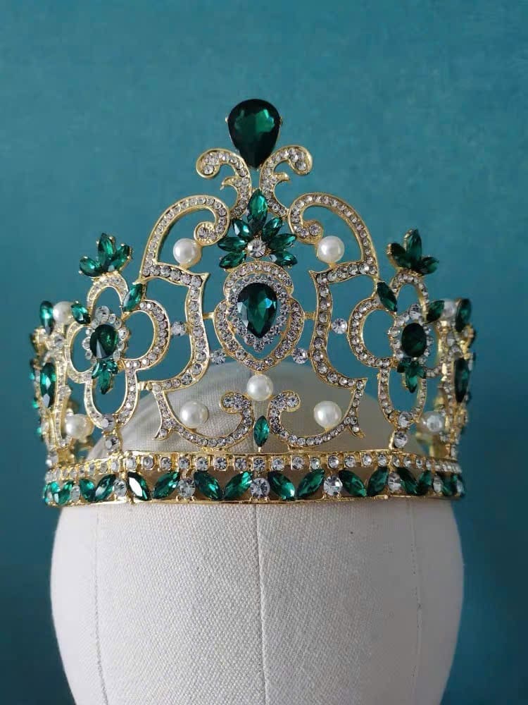 Vương miện hoa hậu 10